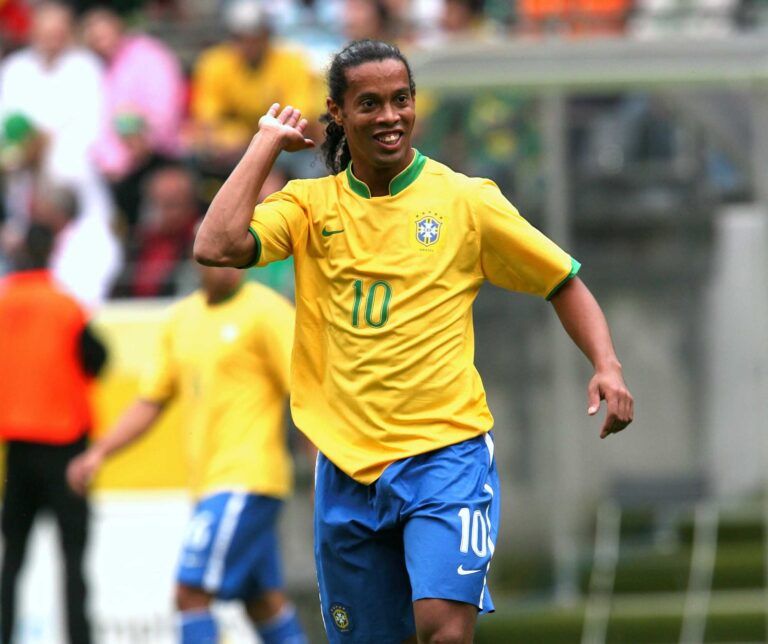 15 Best Brazilian Soccer Players Of All Time • I Heart Brazil